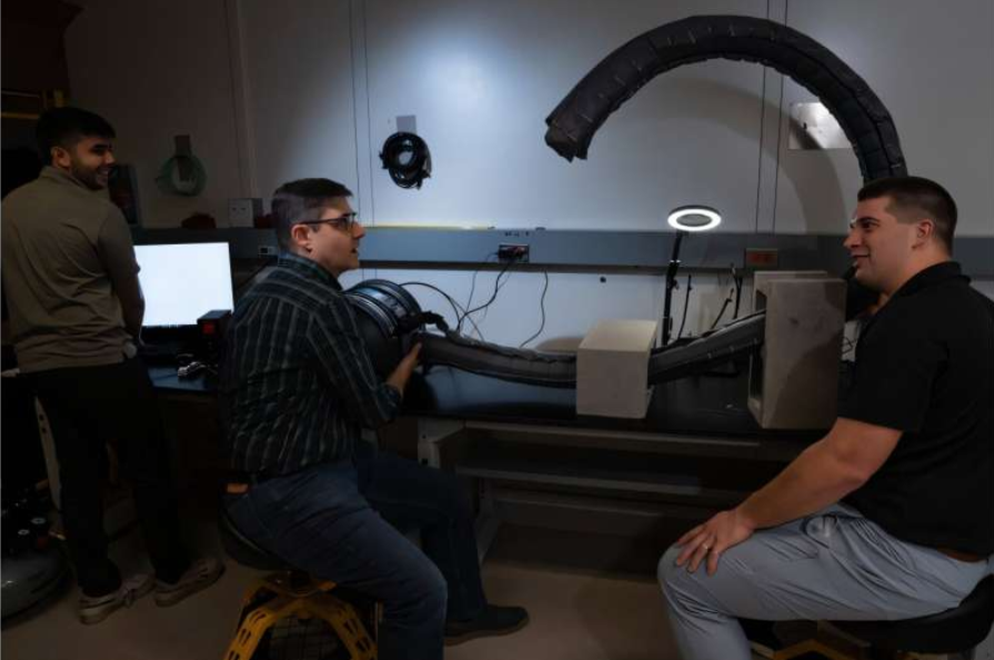 New bendable robot assists in searching through disaster debris ...