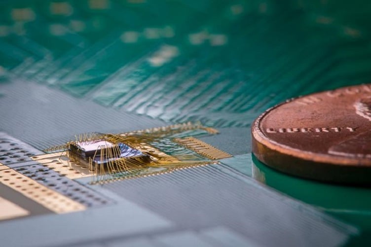 Tiny wake-up chip could extend battery life for IoT devices ...
