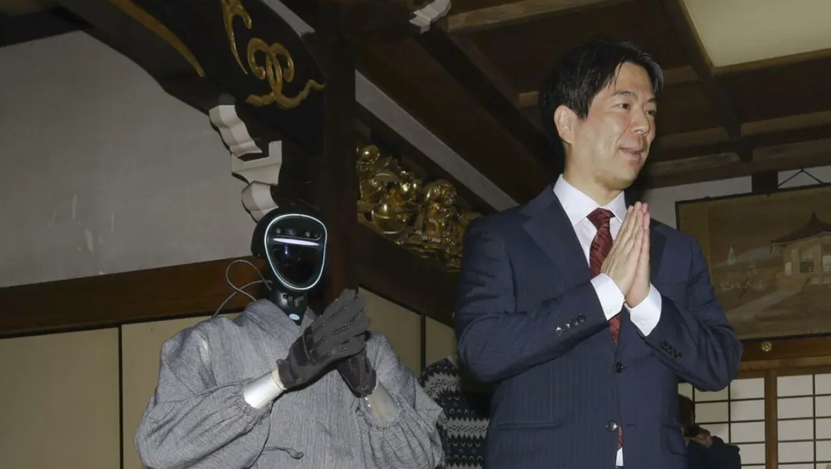 Japan unveils humanoid robot priest trained in Buddhist scriptures to ...