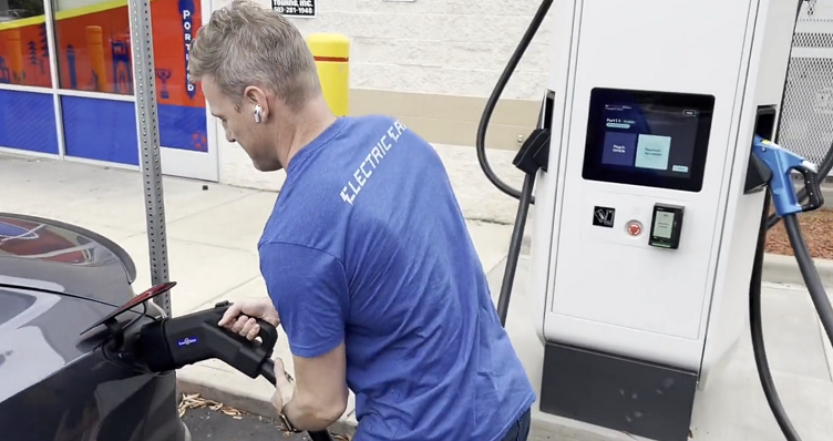 A startup of former SpaceX engineers launches EV charging station in ...
