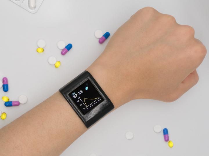 Smartwatch monitors drug levels for personalized prescriptions ...