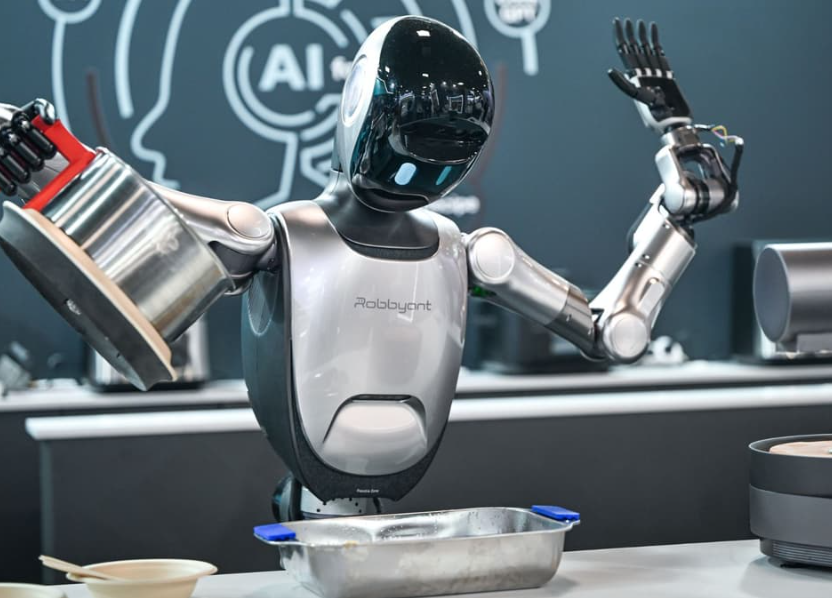 Humanoid robot butler shows off its skills in the kitchen | Electronics360