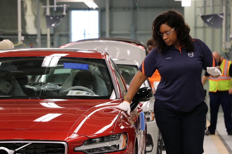 Mass Production Begins from Volvo’s First American Car Factory ...